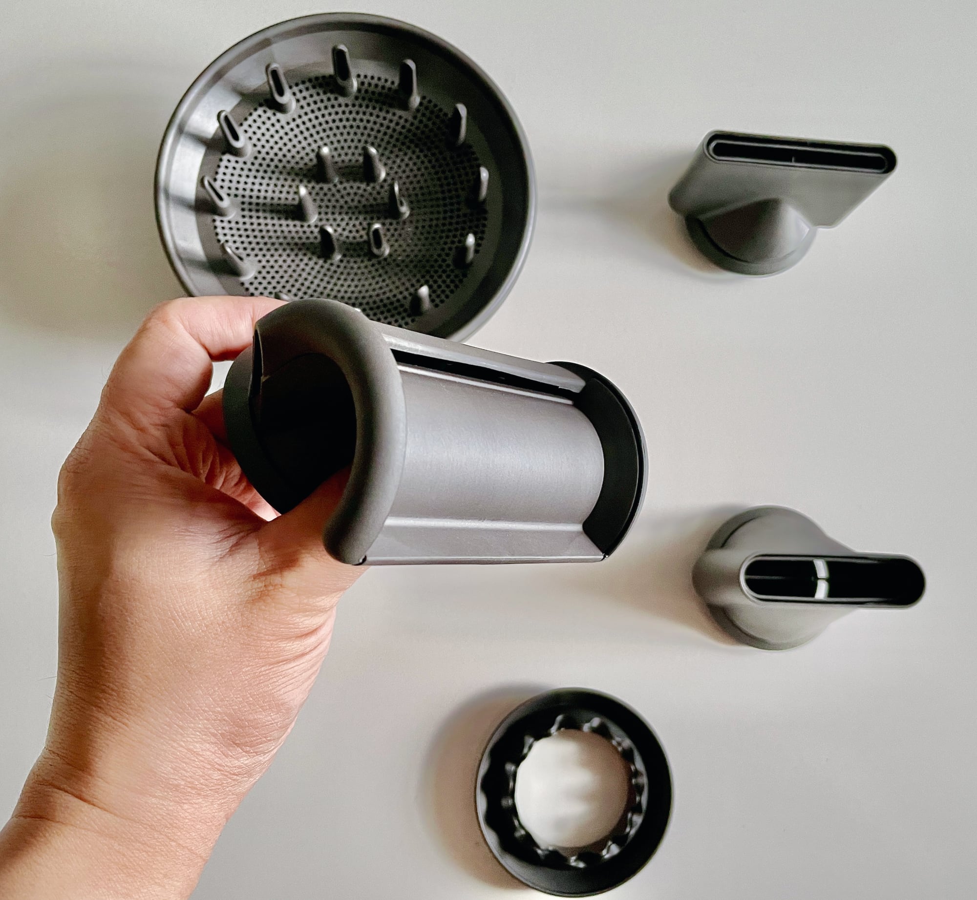 Dyson Supersonic (with Flyaway Attachment) Review: Should you pay S$599 ...