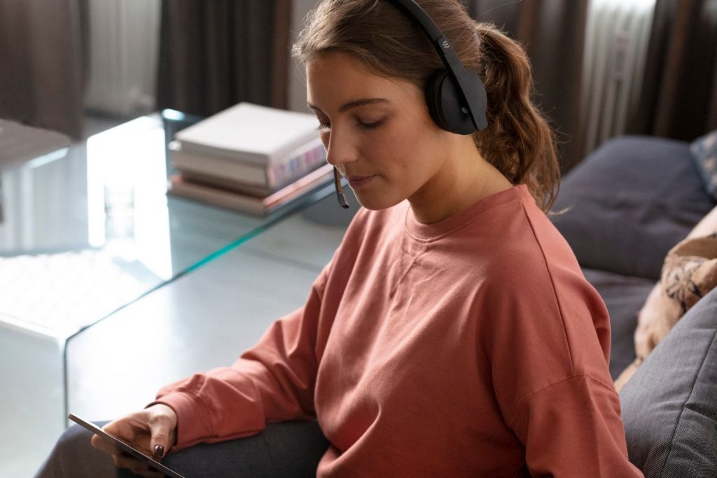 EPOS Adapt 260 Review: The WFH Bluetooth headset you never knew you ...