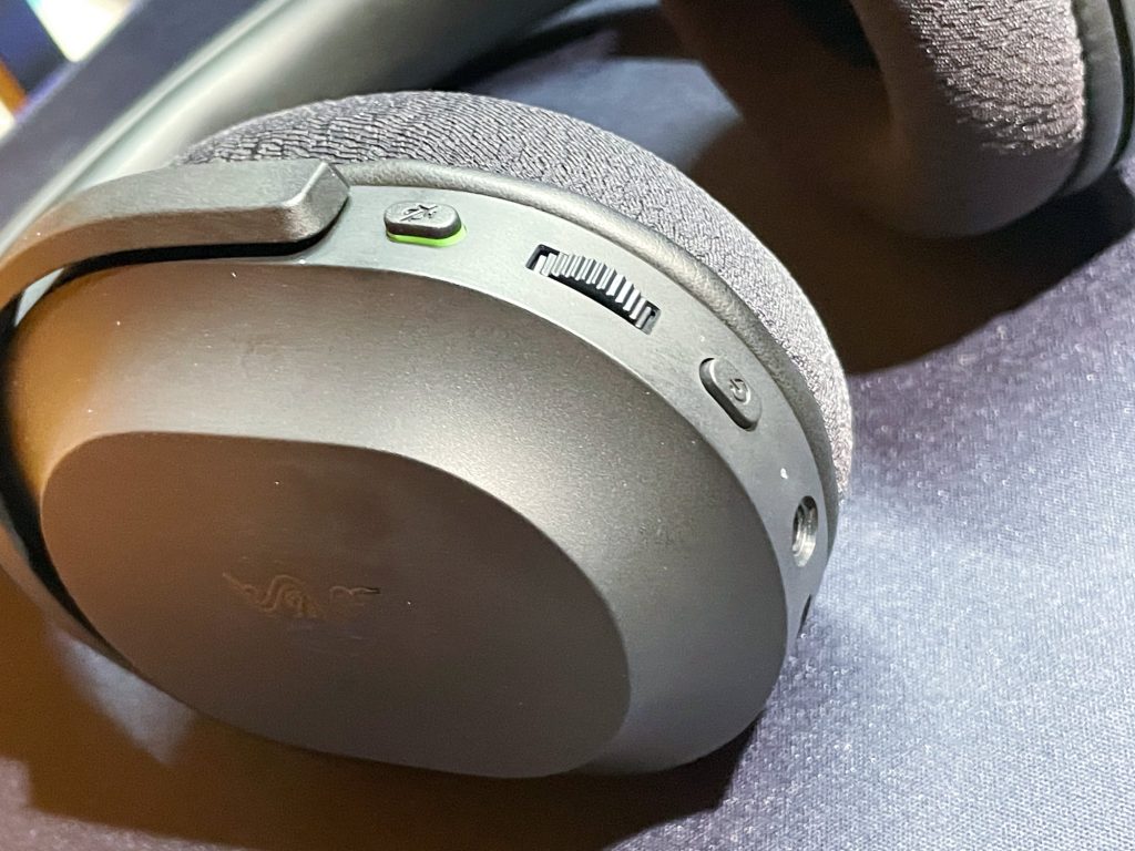 Razer Barracuda X Review: The jacks of all trade - GeekBytes