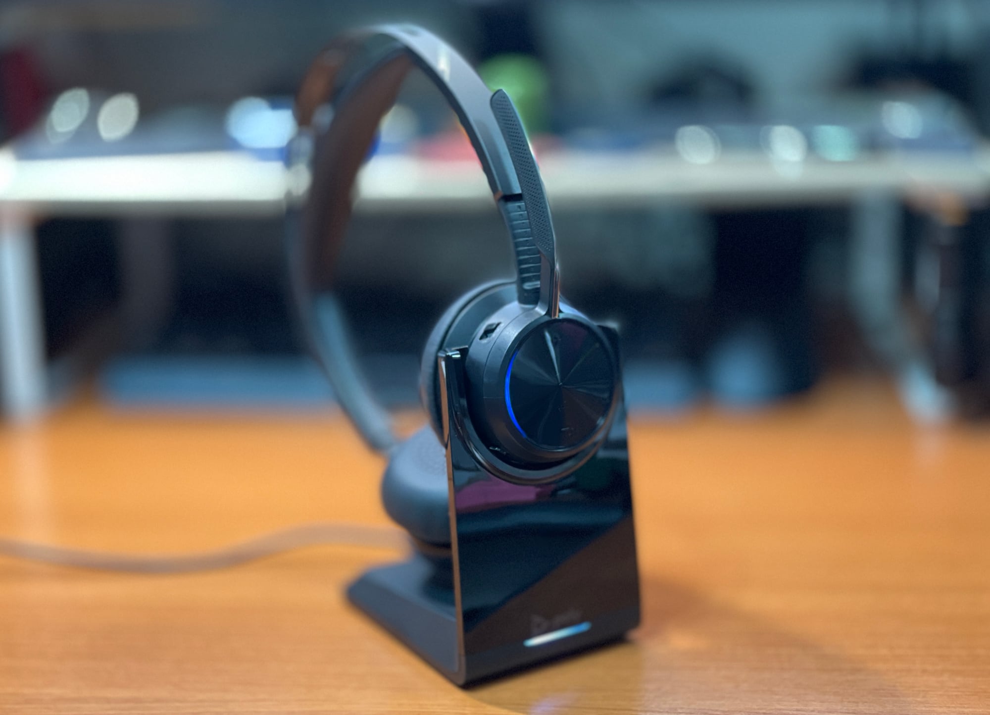 Poly Voyager Focus 2 Review: Great wireless headset for your video ...