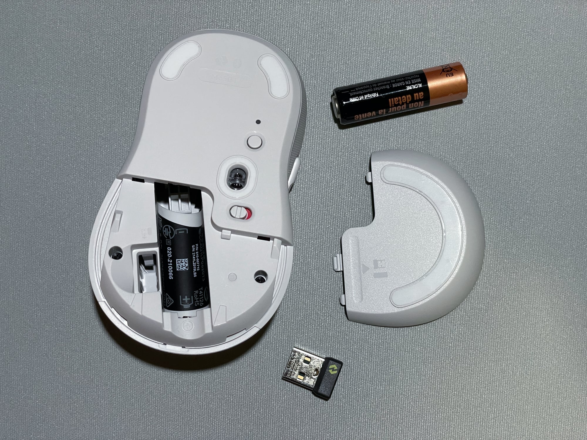 Logitech Signature M650 Review: The silent mouse you never know you ...