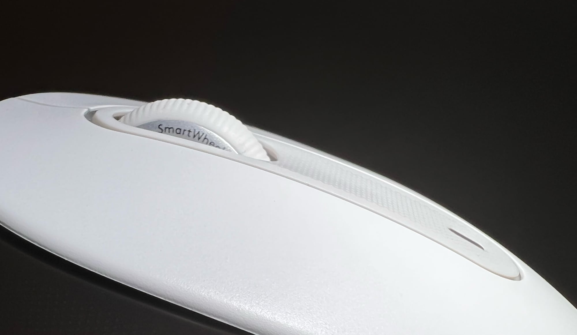 Logitech Signature M650 Review: The silent mouse you never know you ...