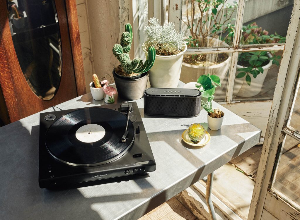 A Guide to Choosing the Right Turntable for your music needs - GeekBytes