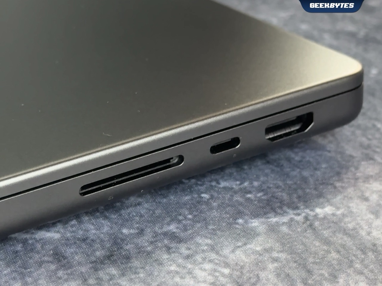First Looks: Apple Macbook Pro 14” Space Black M3 Max 2023